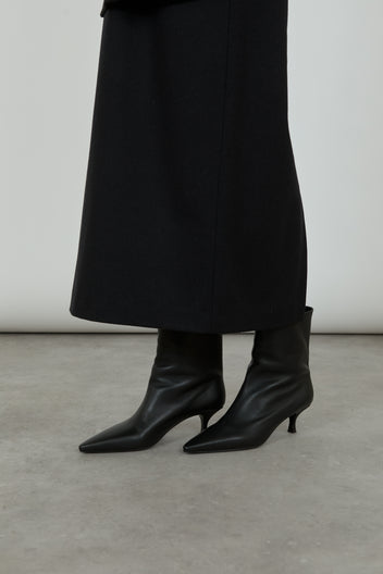 La Collection | Leather Boots in minimal, timeless silhouettes
